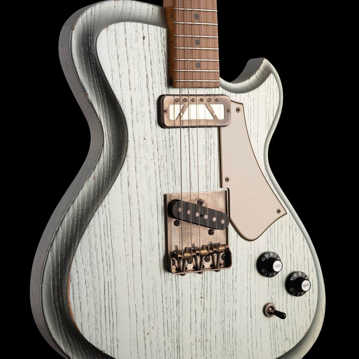 Novo Solus F2 – Angel City Guitars