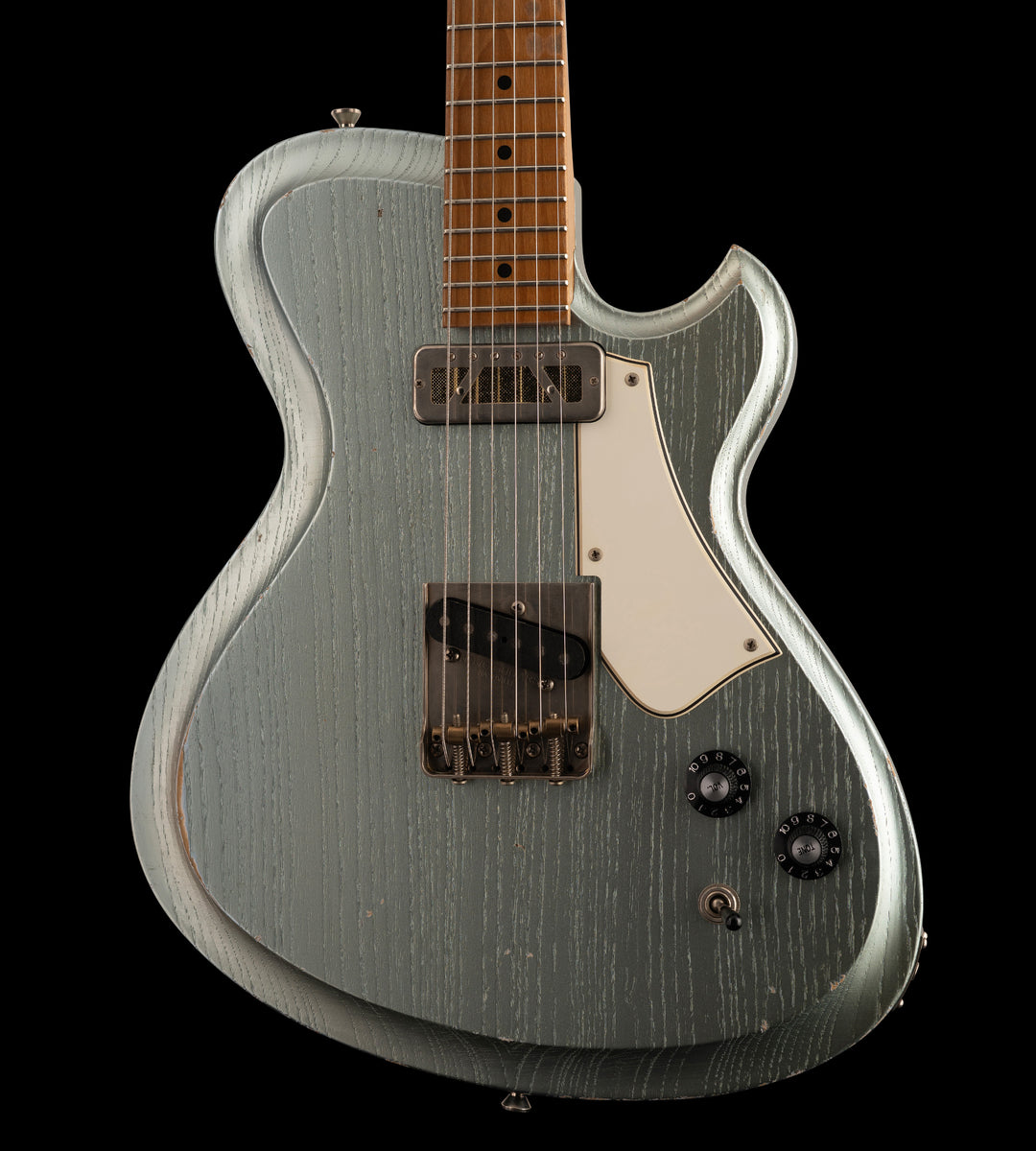 Novo Solus F2 – Angel City Guitars